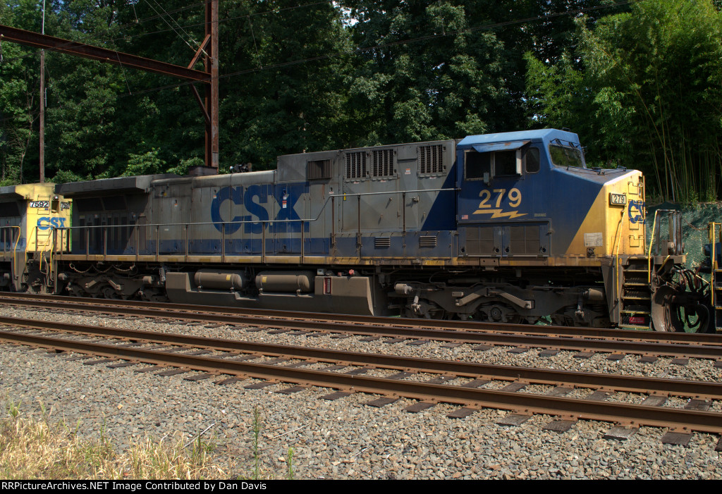 CSX AC44CW 279 second out on Q418-27